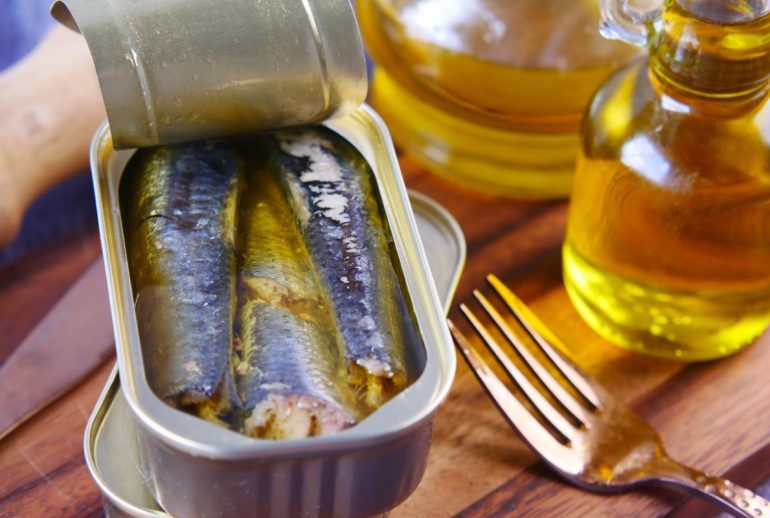 Pourquoi ajouter plus souvent des sardines en conserve à vos repas est ...